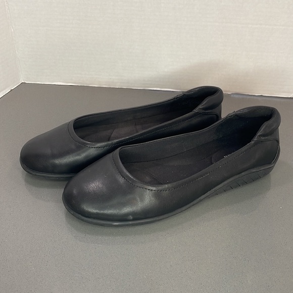 Easy Spirit | Shoes | Easyspirit Flats | Poshmark